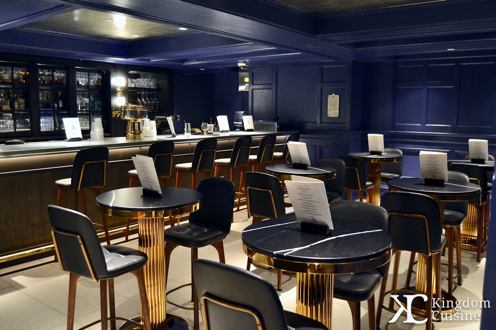 Ale & Compass Lounge